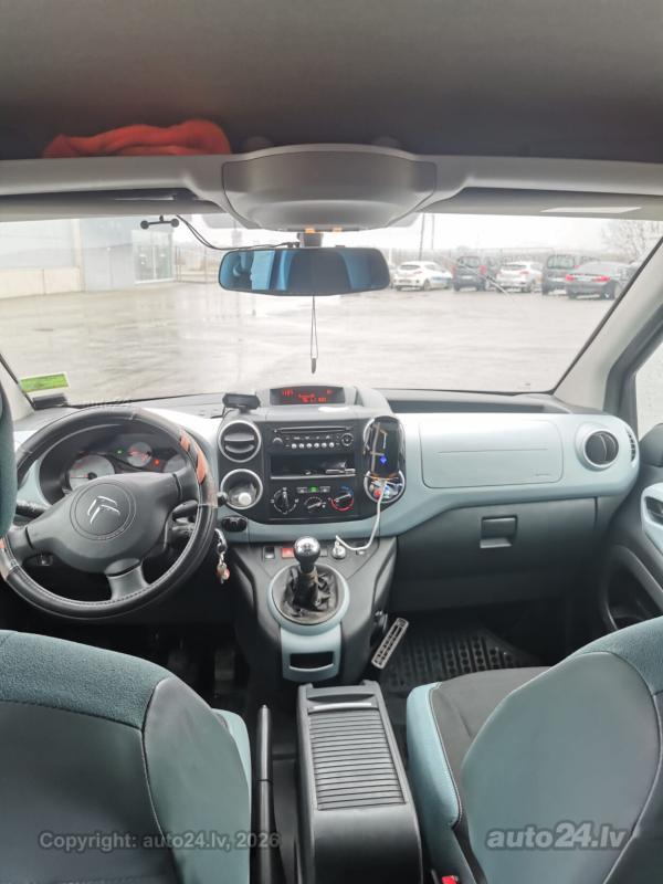 Pelēks Citroen Berlingo 2015 Tallina, ar dzinēja tilpumu 1.60 L un nobraukumu 201 tūkst. km par 7977 €, foto 8 vietnē AUTOMOTO.COM.LV