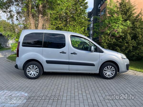 Grey Citroen Berlingo 2015 in Rakvere, with an engine capacity of 1.60 L and mileage of 224 thousand km for 6500 €, photo 3 on AUTOMOTO.COM.LV