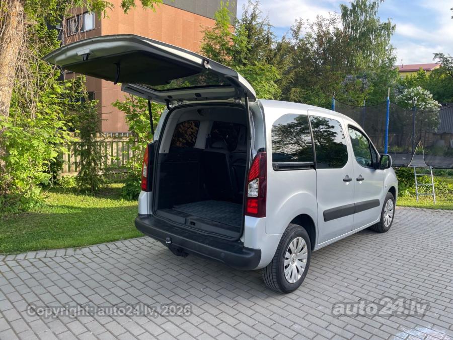 Grey Citroen Berlingo 2015 in Rakvere, with an engine capacity of 1.60 L and mileage of 224 thousand km for 6500 €, photo 8 on AUTOMOTO.COM.LV