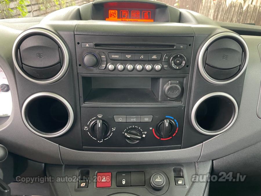 Grey Citroen Berlingo 2015 in Rakvere, with an engine capacity of 1.60 L and mileage of 224 thousand km for 6500 €, photo 16 on AUTOMOTO.COM.LV