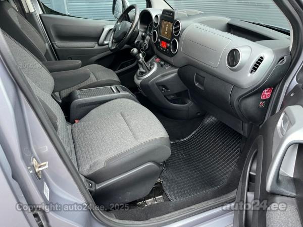 Pelēks Citroen Berlingo 2016 Kuresāre, ar dzinēja tilpumu 1.20 L un nobraukumu 132 tūkst. km par 7590 €, foto 11 vietnē AUTOMOTO.COM.LV