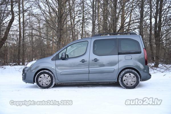 Pelēks Citroen Berlingo 2016 Pērnava, ar dzinēja tilpumu 1.60 L un nobraukumu 252 tūkst. km par 6500 €, foto 3 vietnē AUTOMOTO.COM.LV