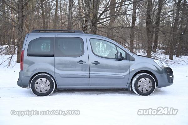 Pelēks Citroen Berlingo 2016 Pērnava, ar dzinēja tilpumu 1.60 L un nobraukumu 252 tūkst. km par 6500 €, foto 5 vietnē AUTOMOTO.COM.LV