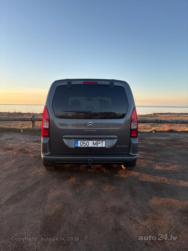 Grey Citroen Berlingo 2016 in Tallinn, with an engine capacity of 1.60 L and mileage of 168 thousand km for 6614 €, photo 1 on AUTOMOTO.COM.LV
