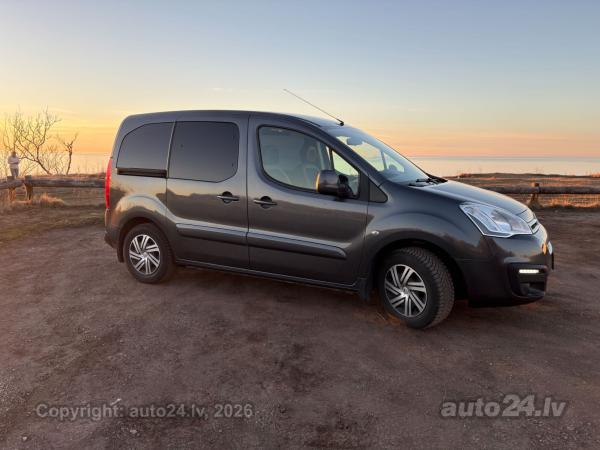 Grey Citroen Berlingo 2016 in Tallinn, with an engine capacity of 1.60 L and mileage of 168 thousand km for 6614 €, photo 2 on AUTOMOTO.COM.LV