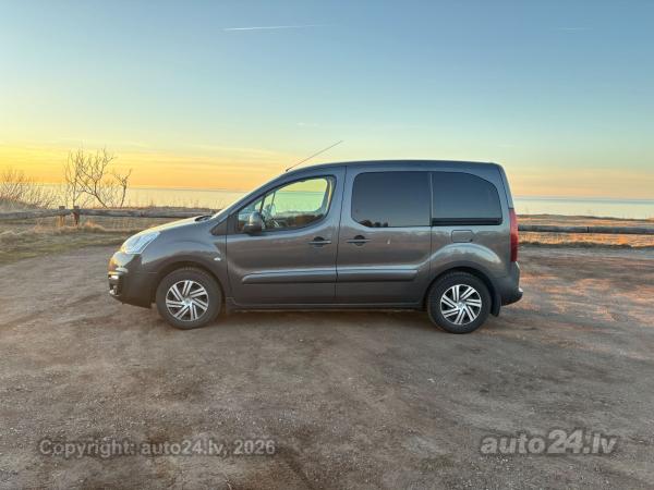 Grey Citroen Berlingo 2016 in Tallinn, with an engine capacity of 1.60 L and mileage of 168 thousand km for 6614 €, photo 3 on AUTOMOTO.COM.LV