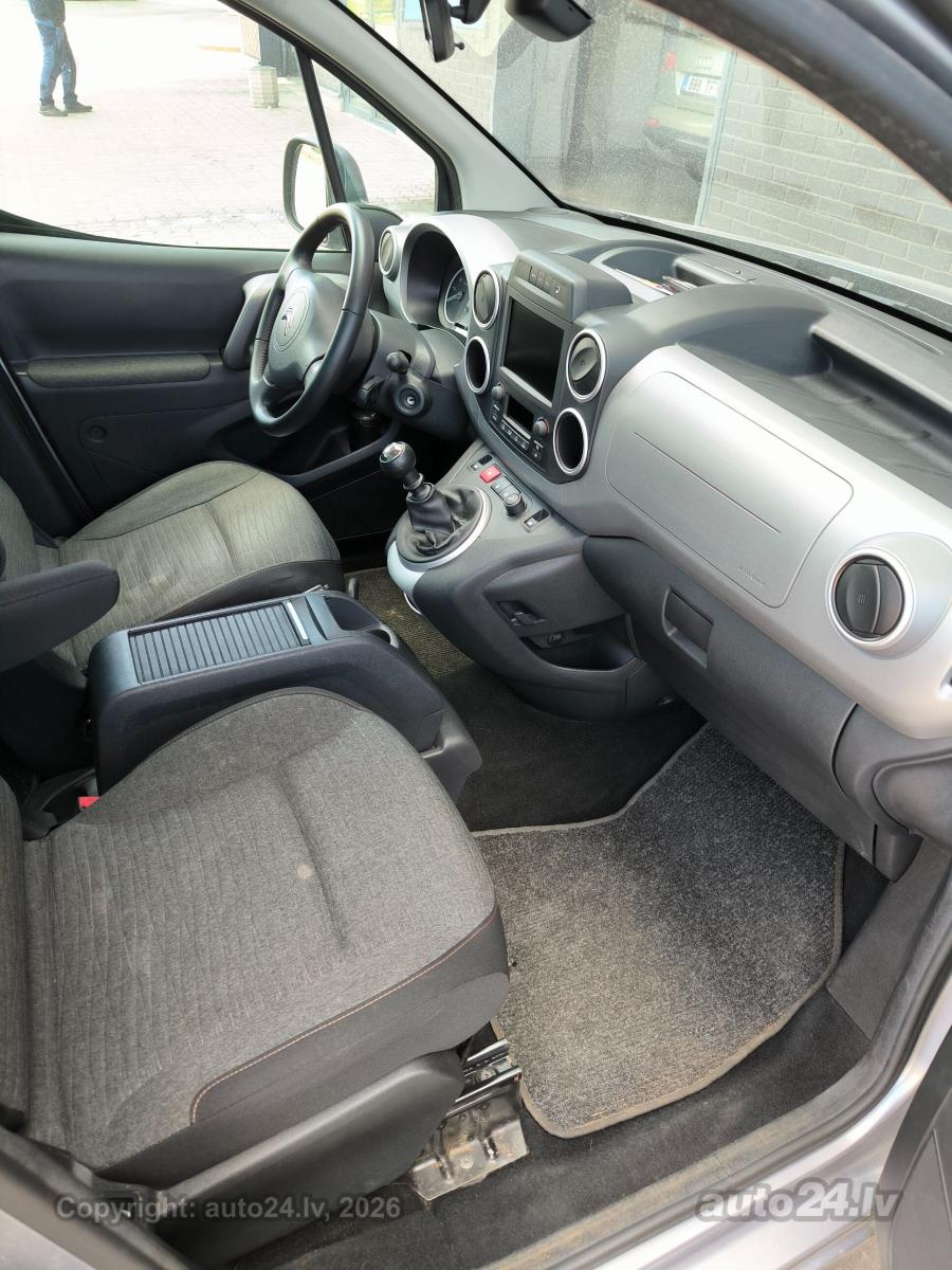 Pelēks Citroen Berlingo 2016 Tallina, ar dzinēja tilpumu 1.60 L un nobraukumu 151 tūkst. km par 7000 €, foto 7 vietnē AUTOMOTO.COM.LV