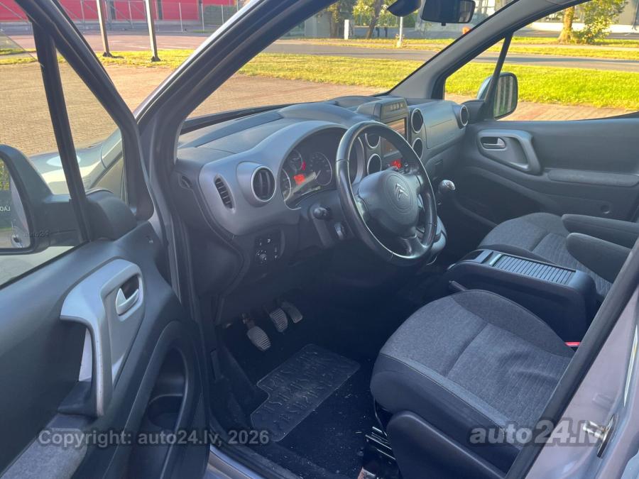 Pelēks Citroen Berlingo 2016 Tallina, ar dzinēja tilpumu 1.60 L un nobraukumu 133 tūkst. km par 5990 €, foto 8 vietnē AUTOMOTO.COM.LV