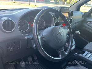 Pelēks Citroen Berlingo 2016 Tallina, ar dzinēja tilpumu 1.60 L un nobraukumu 133 tūkst. km par 5990 €, foto 9 vietnē AUTOMOTO.COM.LV
