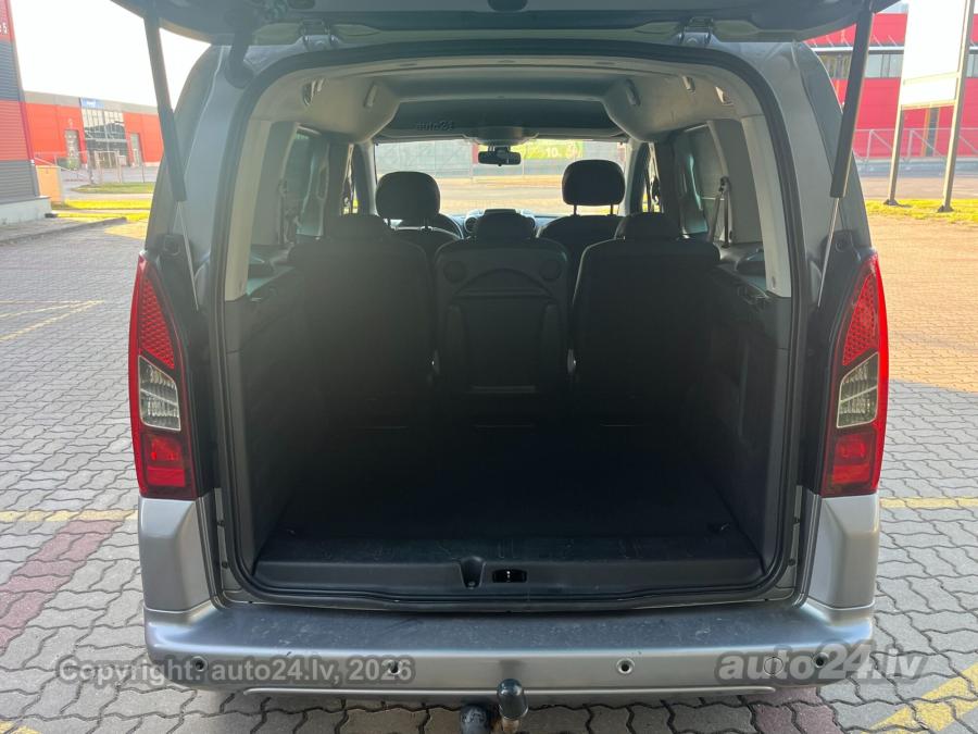 Pelēks Citroen Berlingo 2016 Tallina, ar dzinēja tilpumu 1.60 L un nobraukumu 133 tūkst. km par 5990 €, foto 17 vietnē AUTOMOTO.COM.LV