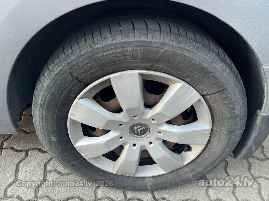 Pelēks Citroen Berlingo 2016 Tallina, ar dzinēja tilpumu 1.60 L un nobraukumu 133 tūkst. km par 5990 €, foto 19 vietnē AUTOMOTO.COM.LV
