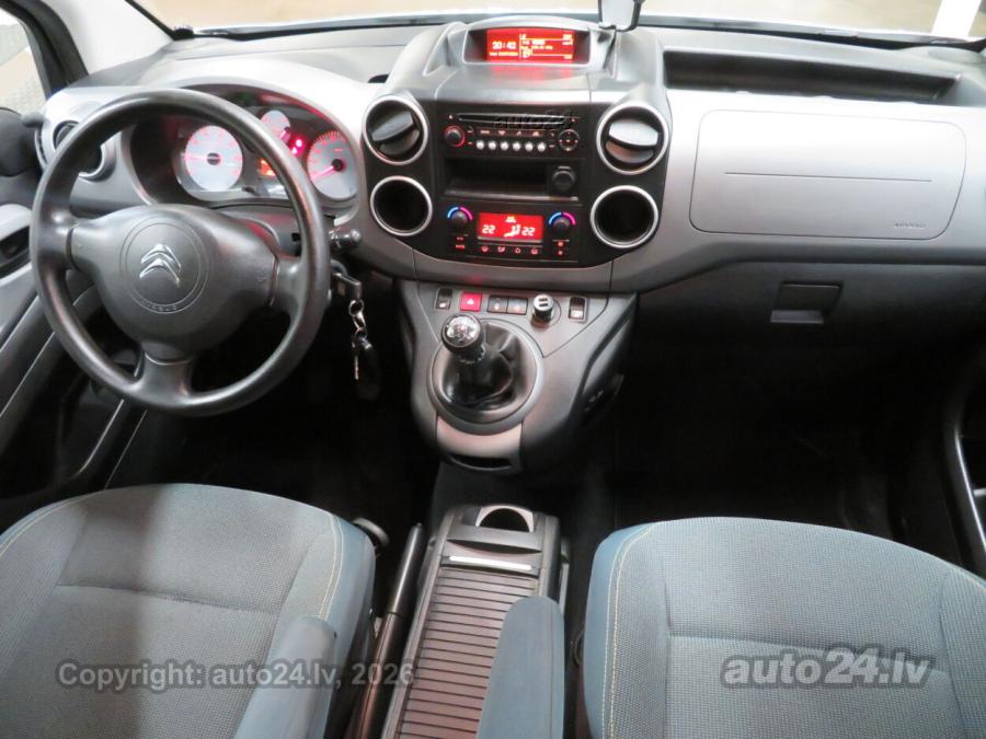 Grey Citroen Berlingo 2017 in Tallinn, with an engine capacity of 1.60 L and mileage of 230 thousand km for 6400 €, photo 4 on AUTOMOTO.COM.LV