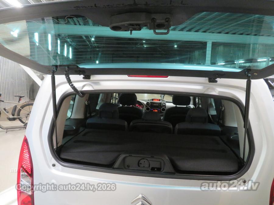Grey Citroen Berlingo 2017 in Tallinn, with an engine capacity of 1.60 L and mileage of 230 thousand km for 6400 €, photo 15 on AUTOMOTO.COM.LV