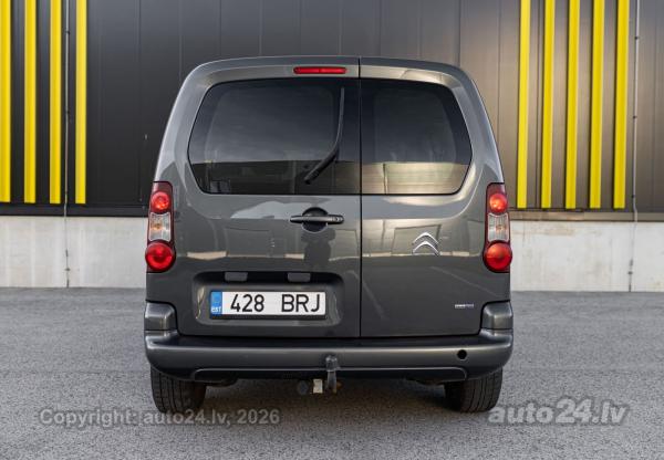 Grey Citroen Berlingo 2017 in Tallinn, with an engine capacity of 1.60 L and mileage of 196 thousand km for 5390 €, photo 3 on AUTOMOTO.COM.LV