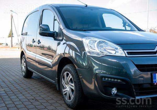 Grey Citroen Berlingo 2018 in Cesis, with an engine capacity of 1.60 L and mileage of 145 thousand km for 7500 €, photo 7 on AUTOMOTO.COM.LV