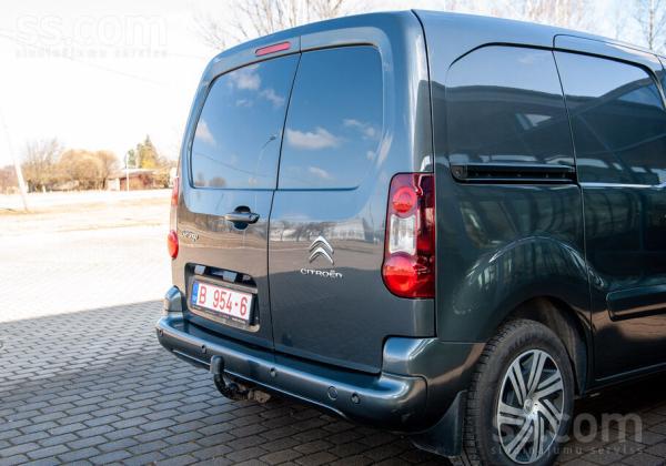 Grey Citroen Berlingo 2018 in Cesis, with an engine capacity of 1.60 L and mileage of 145 thousand km for 7500 €, photo 9 on AUTOMOTO.COM.LV