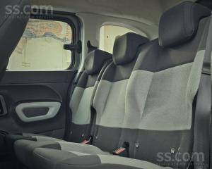 Grey Citroen Berlingo 2019 in Aizkraukle, with an engine capacity of 1.50 L and mileage of 225 thousand km for 10500 €, photo 6 on AUTOMOTO.COM.LV