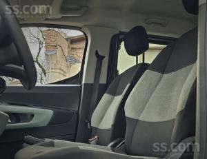Grey Citroen Berlingo 2019 in Aizkraukle, with an engine capacity of 1.50 L and mileage of 225 thousand km for 10500 €, photo 7 on AUTOMOTO.COM.LV