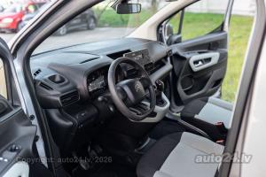 Pelēks Citroen Berlingo 2019 Tallina, ar dzinēja tilpumu 1.50 L un nobraukumu 153 tūkst. km par 8790 €, foto 10 vietnē AUTOMOTO.COM.LV