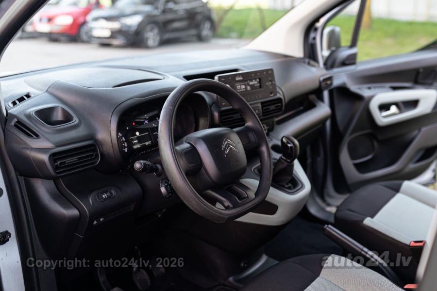 Pelēks Citroen Berlingo 2019 Tallina, ar dzinēja tilpumu 1.50 L un nobraukumu 153 tūkst. km par 8790 €, foto 12 vietnē AUTOMOTO.COM.LV