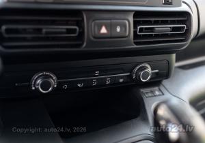 Pelēks Citroen Berlingo 2019 Tallina, ar dzinēja tilpumu 1.50 L un nobraukumu 153 tūkst. km par 8790 €, foto 18 vietnē AUTOMOTO.COM.LV