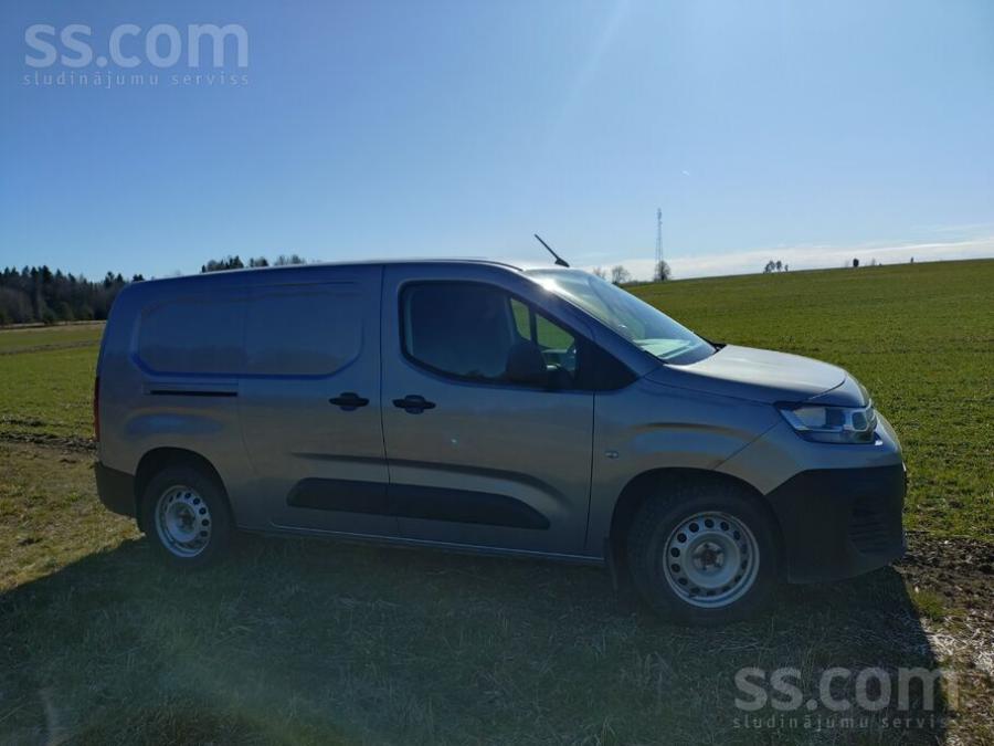 Grey Citroen Berlingo 2019 in Valmiera, with an engine capacity of 1.50 L and mileage of 252 thousand km for 9900 €, photo 3 on AUTOMOTO.COM.LV