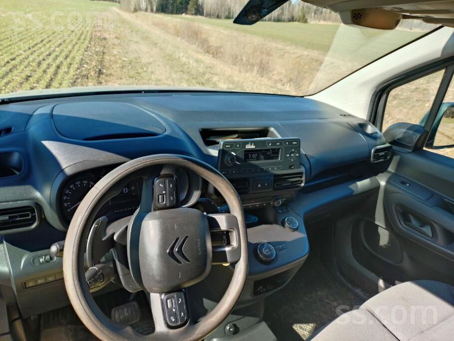 Grey Citroen Berlingo 2019 in Valmiera, with an engine capacity of 1.50 L and mileage of 252 thousand km for 9900 €, photo 7 on AUTOMOTO.COM.LV