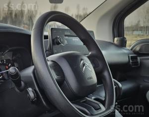 Pelēks Citroen Berlingo 2019 Jelgava, ar dzinēja tilpumu 1.50 L un nobraukumu 254 tūkst. km par 6900 €, foto 9 vietnē AUTOMOTO.COM.LV