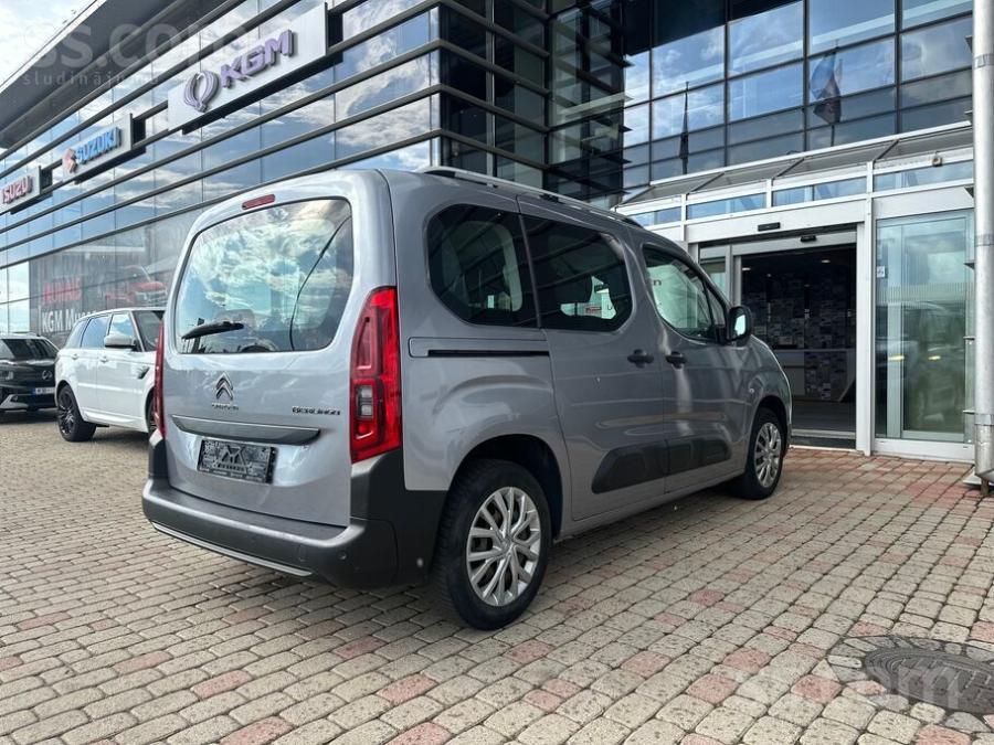 Pelēks Citroen Berlingo 2019 Rīga, ar dzinēja tilpumu 1.50 L un nobraukumu 167 tūkst. km par 9400 €, foto 5 vietnē AUTOMOTO.COM.LV