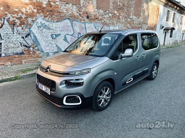 Pelēks Citroen Berlingo 2019 Tallina, ar dzinēja tilpumu 1.20 L un nobraukumu 60 tūkst. km par 13900 €, foto 1 vietnē AUTOMOTO.COM.LV