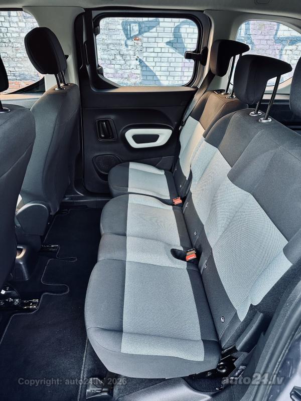 Pelēks Citroen Berlingo 2019 Tallina, ar dzinēja tilpumu 1.20 L un nobraukumu 60 tūkst. km par 13900 €, foto 7 vietnē AUTOMOTO.COM.LV