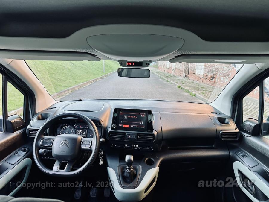 Grey Citroen Berlingo 2019 in Tallinn, with an engine capacity of 1.20 L and mileage of 60 thousand km for 13900 €, photo 13 on AUTOMOTO.COM.LV