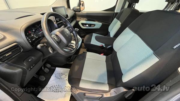 Ситроен Берлинго 2019 в Нарва на AUTOMOTO.COM.LV Серый Ситроен Берлинго 2019 в Нарва, объемом двигателя 1.20 л и пробегом 65 тыс. км за 11990 €, фото 6 на AUTOMOTO.COM.LV