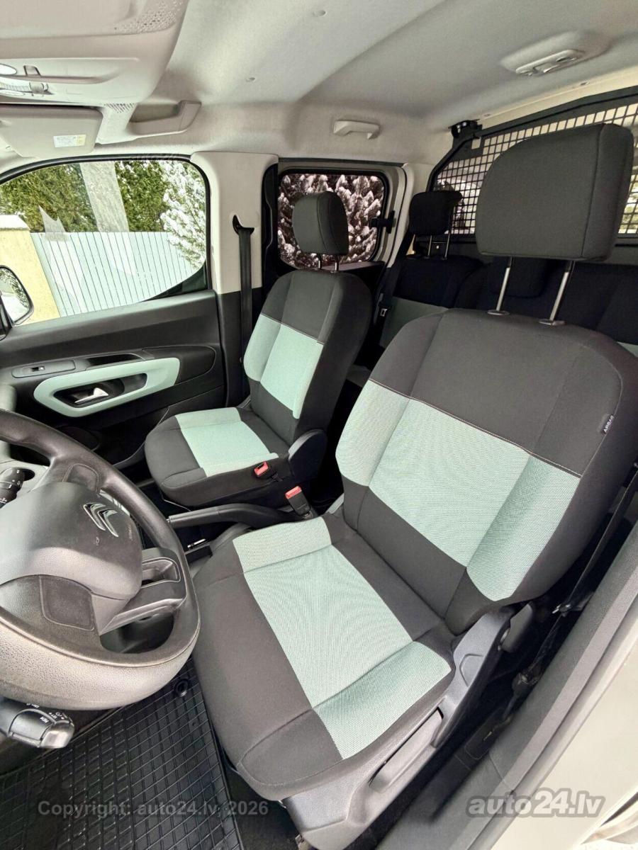 Pelēks Citroen Berlingo 2020 Tallina, ar dzinēja tilpumu 1.20 L un nobraukumu 125 tūkst. km par 11995 €, foto 9 vietnē AUTOMOTO.COM.LV