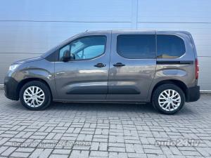 Grey Citroen Berlingo 2021 in Kuressaare, with an engine capacity of 1.20 L and mileage of 60 thousand km for 10650 €, photo 8 on AUTOMOTO.COM.LV