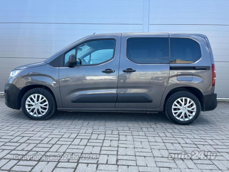 Grey Citroen Berlingo 2021 in Kuressaare, with an engine capacity of 1.20 L and mileage of 60 thousand km for 10650 €, photo 8 on AUTOMOTO.COM.LV