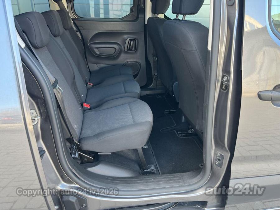 Grey Citroen Berlingo 2021 in Kuressaare, with an engine capacity of 1.20 L and mileage of 60 thousand km for 10650 €, photo 11 on AUTOMOTO.COM.LV