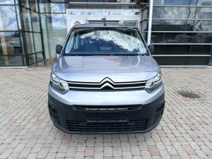 Grey Citroen Berlingo 2021 in Riga, with an engine capacity of 1.50 L and mileage of 165 thousand km for 10800 €, photo 3 on AUTOMOTO.COM.LV