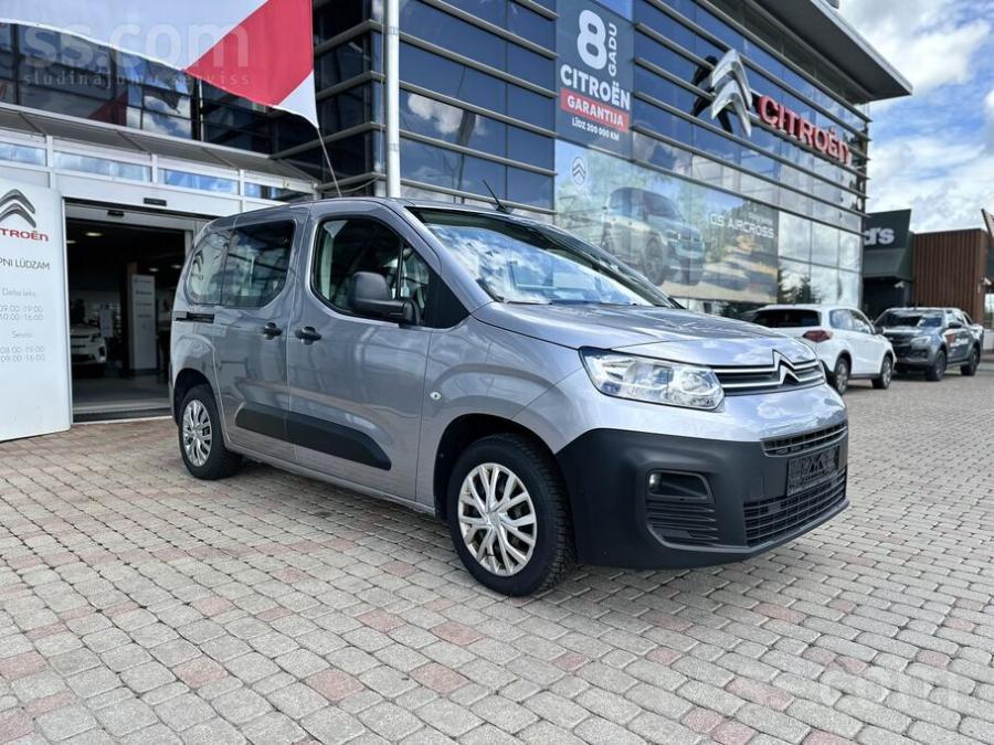 Grey Citroen Berlingo 2021 in Riga, with an engine capacity of 1.50 L and mileage of 165 thousand km for 10800 €, photo 4 on AUTOMOTO.COM.LV