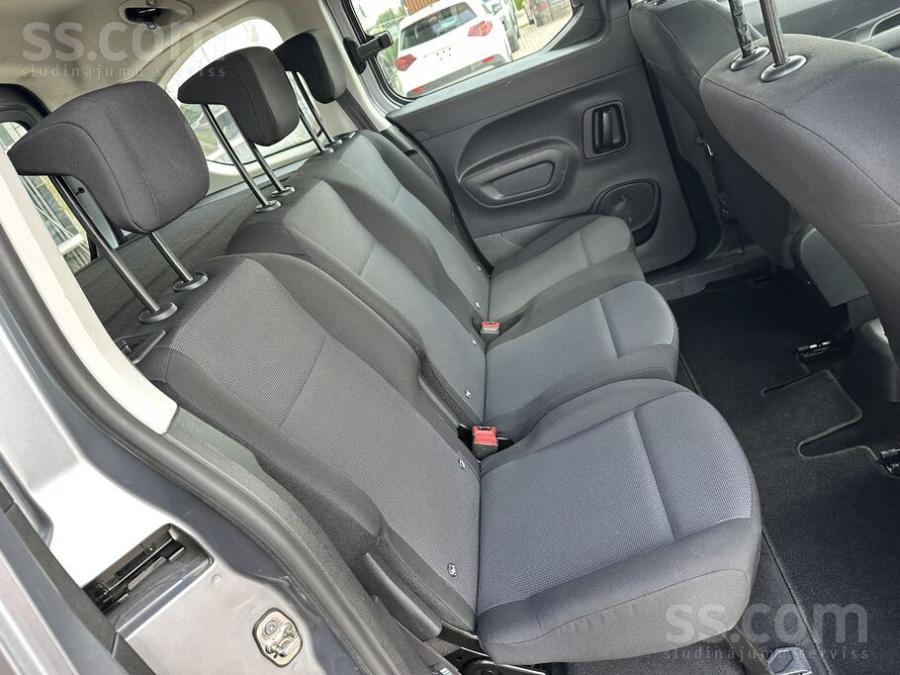Grey Citroen Berlingo 2021 in Riga, with an engine capacity of 1.50 L and mileage of 165 thousand km for 10800 €, photo 11 on AUTOMOTO.COM.LV