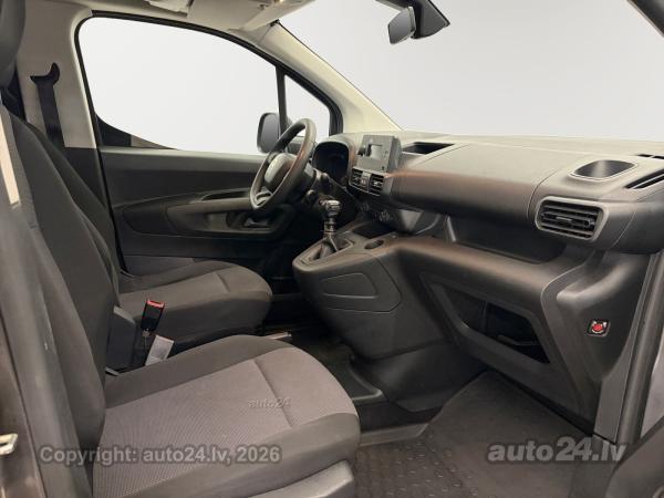 Ситроен Берлинго 2022 в Таллин на AUTOMOTO.COM.LV Серый Ситроен Берлинго 2022 в Таллин, объемом двигателя 1.50 л и пробегом 217 тыс. км за 8500 €, фото 9 на AUTOMOTO.COM.LV