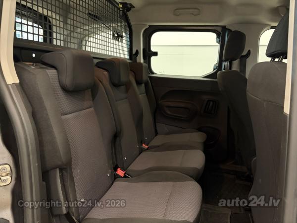 Ситроен Берлинго 2022 в Таллин на AUTOMOTO.COM.LV Серый Ситроен Берлинго 2022 в Таллин, объемом двигателя 1.50 л и пробегом 217 тыс. км за 8500 €, фото 10 на AUTOMOTO.COM.LV