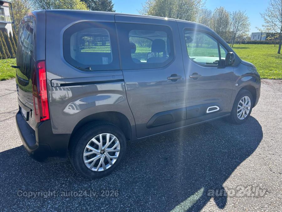 Pelēks Citroen Berlingo 2023 Tartu, ar dzinēja tilpumu 1.50 L un nobraukumu 48 tūkst. km par 17990 €, foto 5 vietnē AUTOMOTO.COM.LV