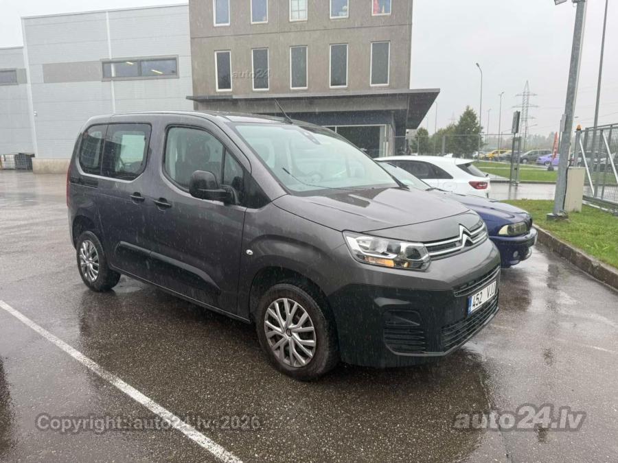 Grey Citroen Berlingo 2024 in Tallinn, with an engine capacity of 1.50 L and mileage of 28 thousand km for 18450 €, photo 4 on AUTOMOTO.COM.LV