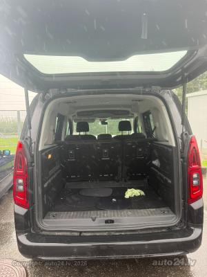 Grey Citroen Berlingo 2024 in Tallinn, with an engine capacity of 1.50 L and mileage of 28 thousand km for 18450 €, photo 6 on AUTOMOTO.COM.LV