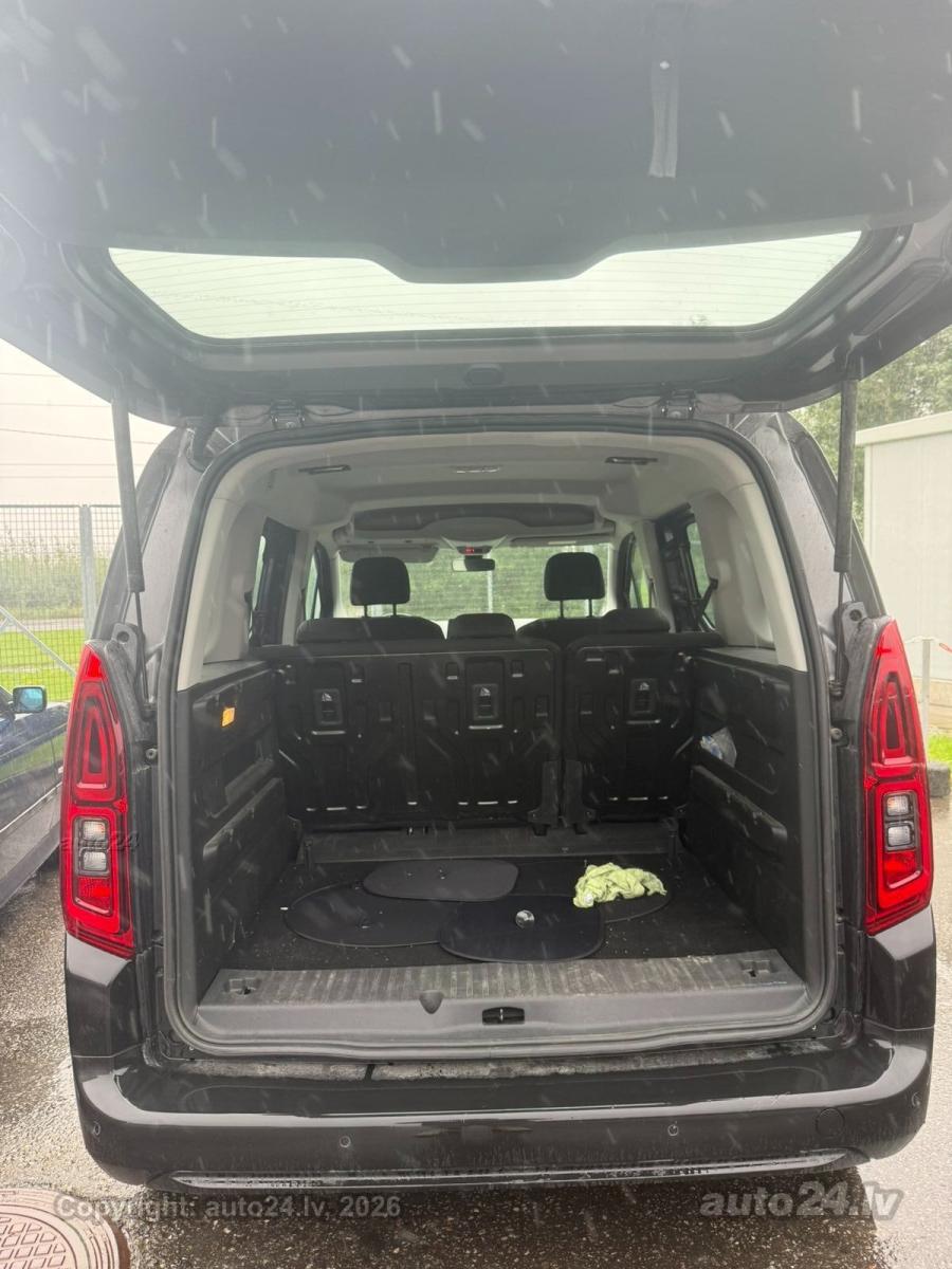 Grey Citroen Berlingo 2024 in Tallinn, with an engine capacity of 1.50 L and mileage of 28 thousand km for 18450 €, photo 6 on AUTOMOTO.COM.LV