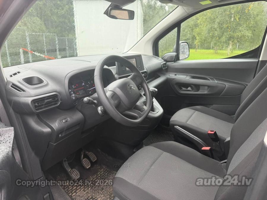 Grey Citroen Berlingo 2024 in Tallinn, with an engine capacity of 1.50 L and mileage of 28 thousand km for 18450 €, photo 8 on AUTOMOTO.COM.LV