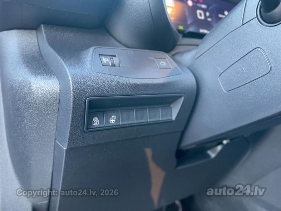 Pelēks Citroen Berlingo 2025 Jehvi, ar dzinēja tilpumu 1.50 L un nobraukumu 7 tūkst. km par 25900 €, foto 12 vietnē AUTOMOTO.COM.LV