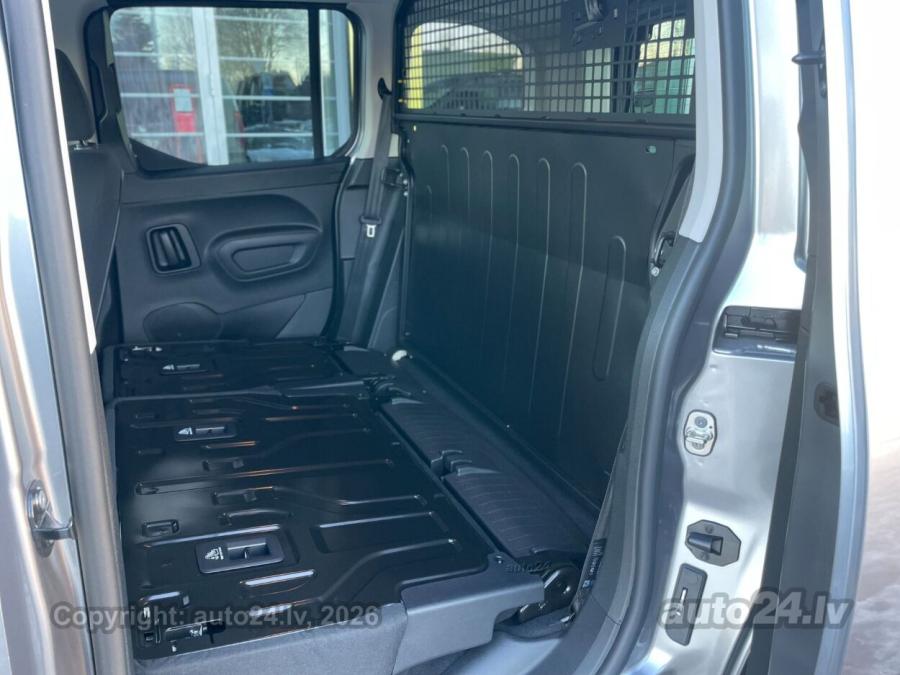 Pelēks Citroen Berlingo 2025 Jehvi, ar dzinēja tilpumu 1.50 L un nobraukumu 7 tūkst. km par 25900 €, foto 16 vietnē AUTOMOTO.COM.LV