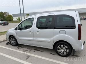 Citroen Berlingo 2018 Rīga, ar dzinēja tilpumu 1.60 L un nobraukumu 135 tūkst. km par 6500 €, foto 3 vietnē AUTOMOTO.COM.LV